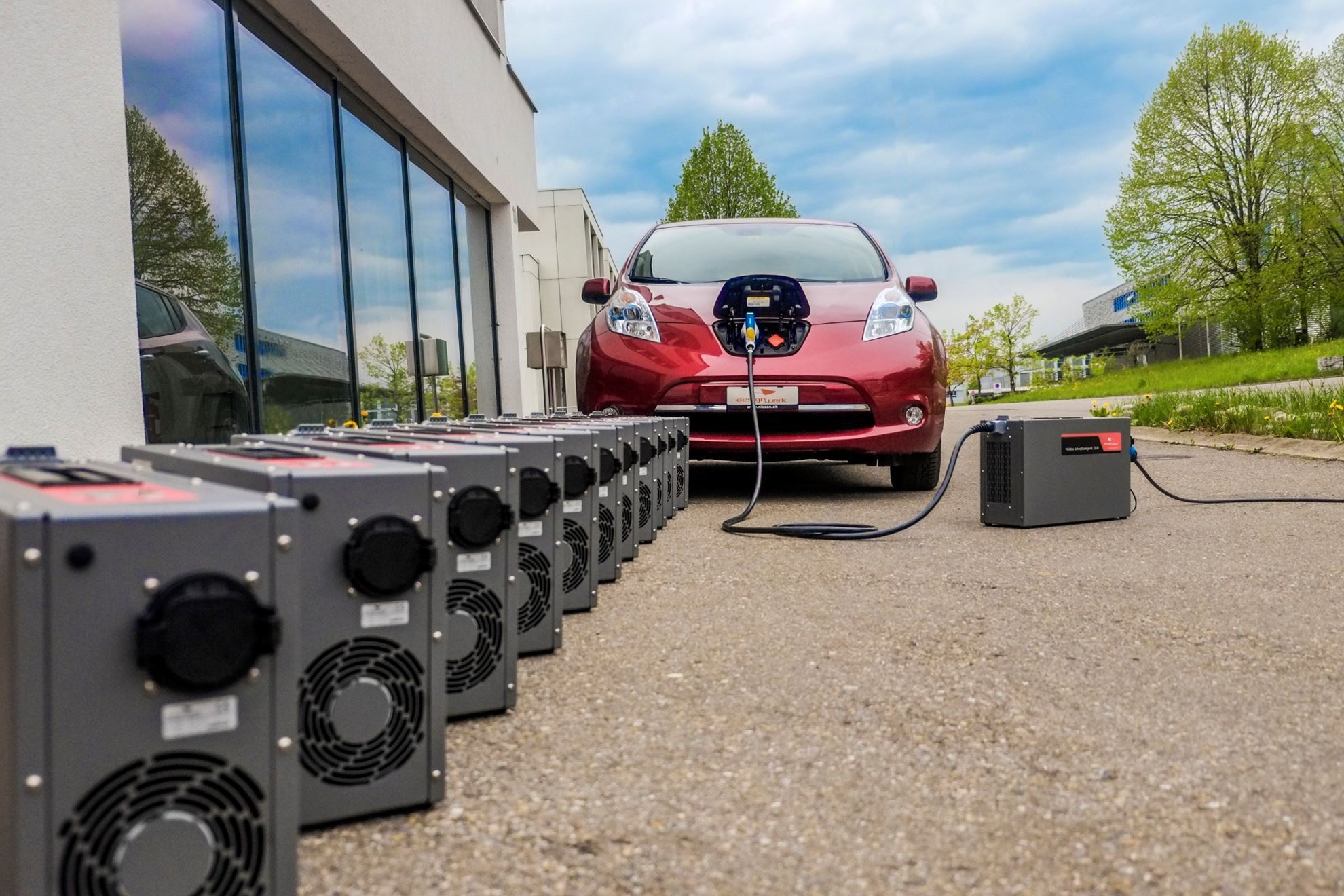 schnellladen.de. Mobiler DC Schnelllader MDC22 von Designwerk