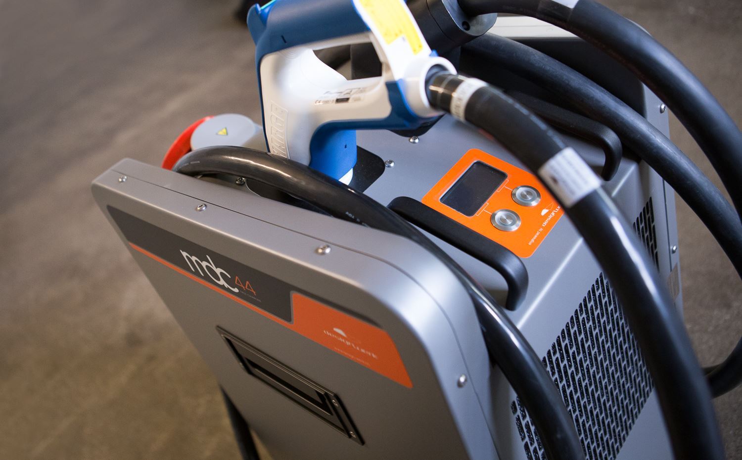 schnellladen.de. Mobiler 44kW DC Schnelllader MDC44